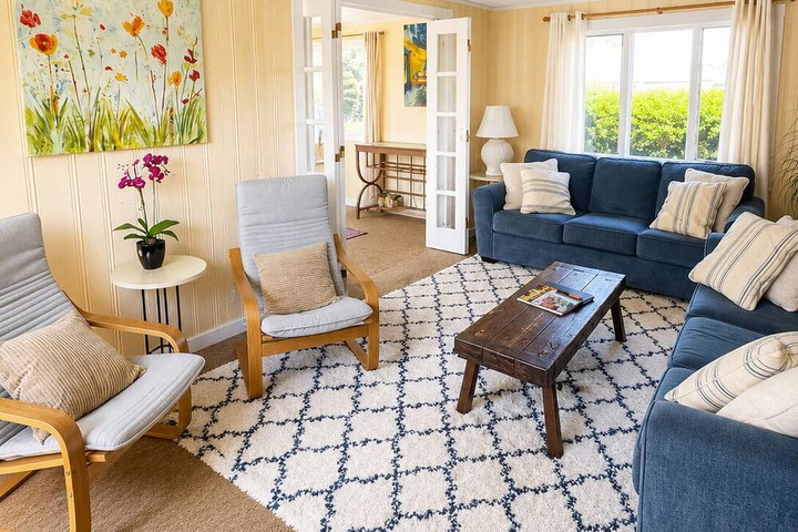 New! Saltaire Retreat - Walk To Beach - Beautiful Sand Hill Cove - Narragansett, RI