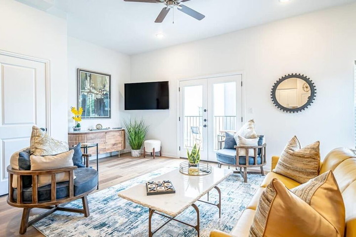 New Lux Home Steps To At&t + Globe Life W/ Parking - Bedford, TX
