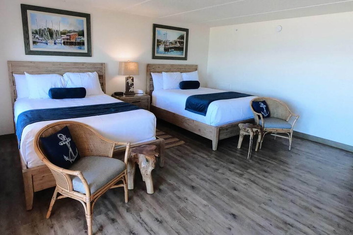 Island Suites - Beachfront, Boutique Hotel, Walk To Lighthouse, Dining & More - Apalachicola, FL