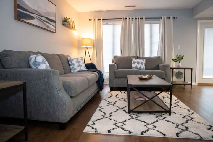 Luxury 3br Townhome - Sleep 6 - Lewisville, NC