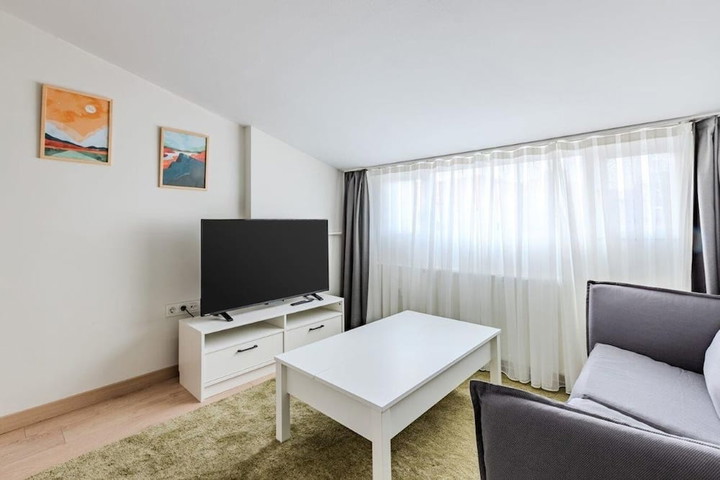 This Apartment Is A 1 Bedroom(s), 1 Bathrooms, Located In şIşli, İstanbul. - Beykoz
