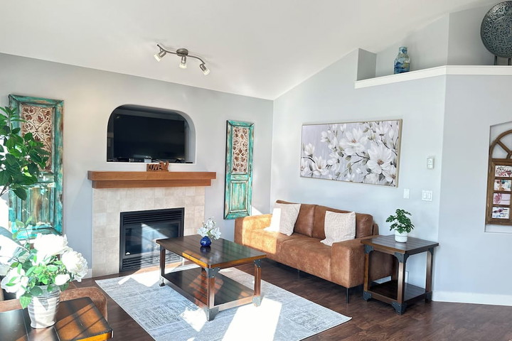Lovely House With Mountain Views &A/c - Hinton