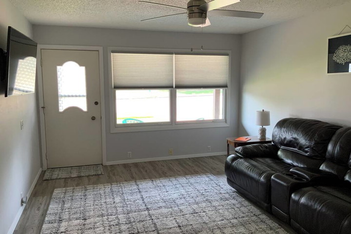 Newly Remodeled. Quiet Neighborhood 4 Blocks From Iconic Sturgis Mainstreet - Sturgis, SD