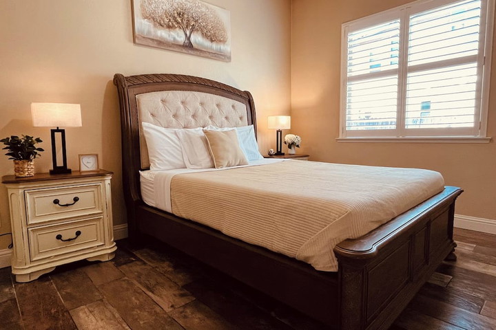 Spacious 4-bedroom House With Pool And Spa In North Fresno - Fresno, CA
