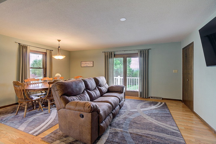Premium 3br 3ba With Hot Tub & Pool, Near All Of Lacrosse's Top Rated Activities - La Crosse, WI