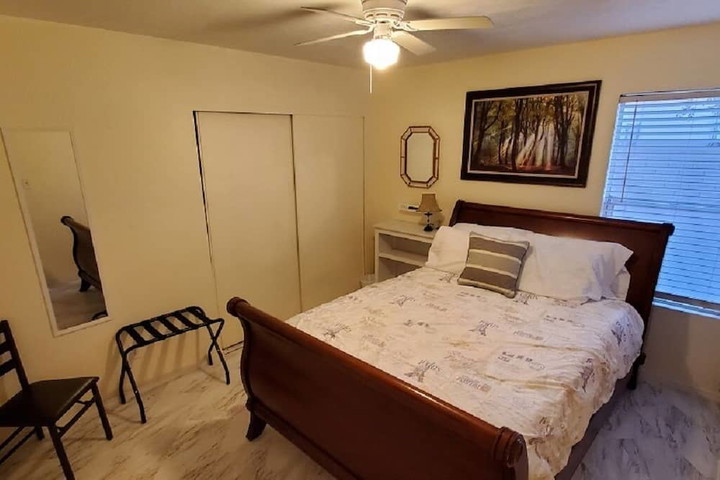 Easy Access To The Tri Cities! - Mesa, AZ