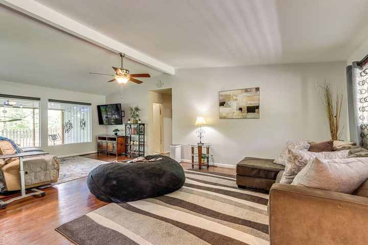 Walk To Lake Fayetteville: Family Retreat W/ Deck - Fayetteville, AR