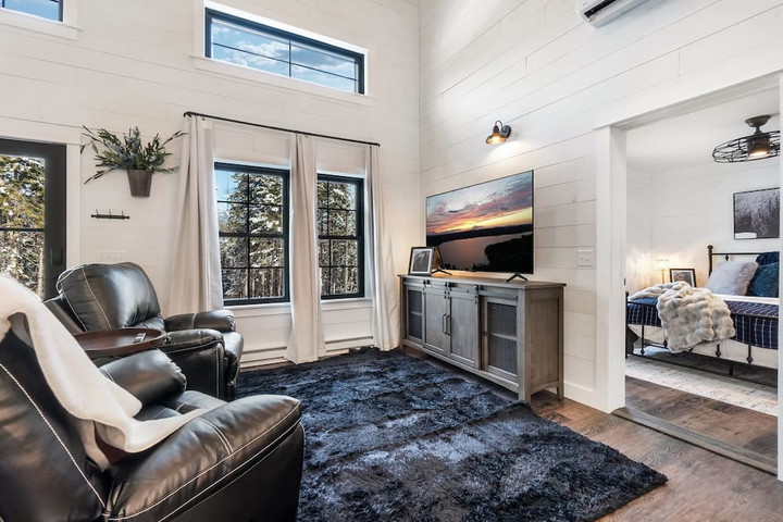 Tall Pines Retreat Escape To Our Charming Chalet Tucked Away In The Forest.. - Maine