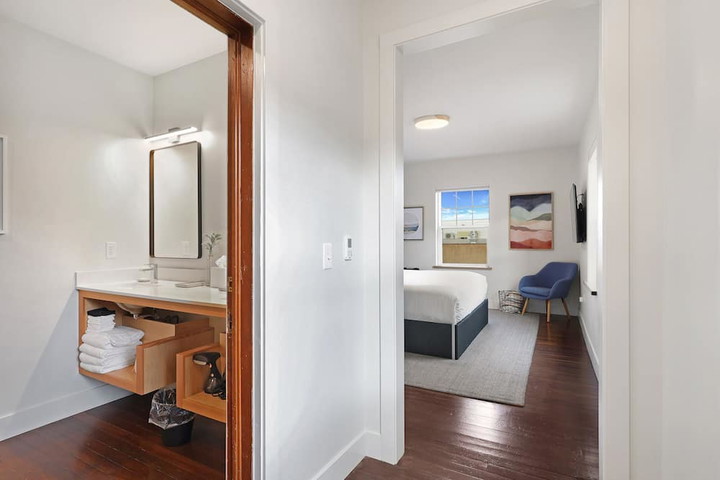 Summit Lofts, View Of Mt Shasta, King Bed, #205 - Mount Shasta, CA