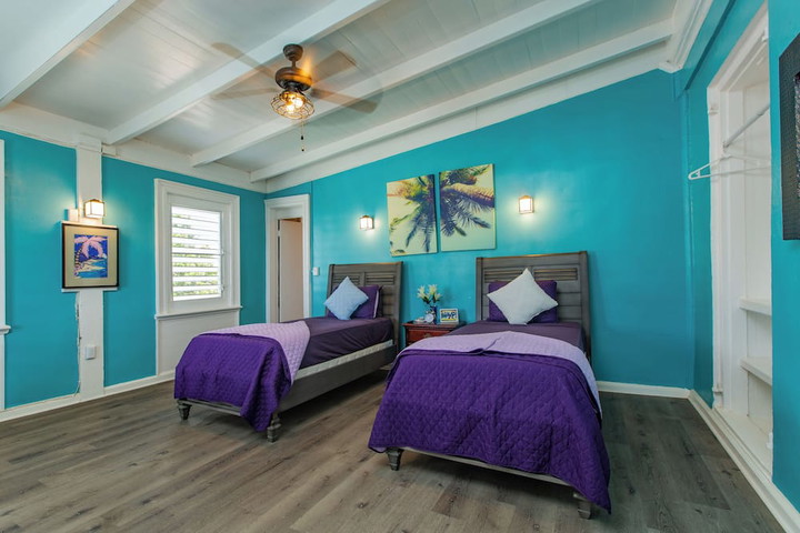 Two Twin Beds Or A King. Hillside And Town Views - Saint Croix