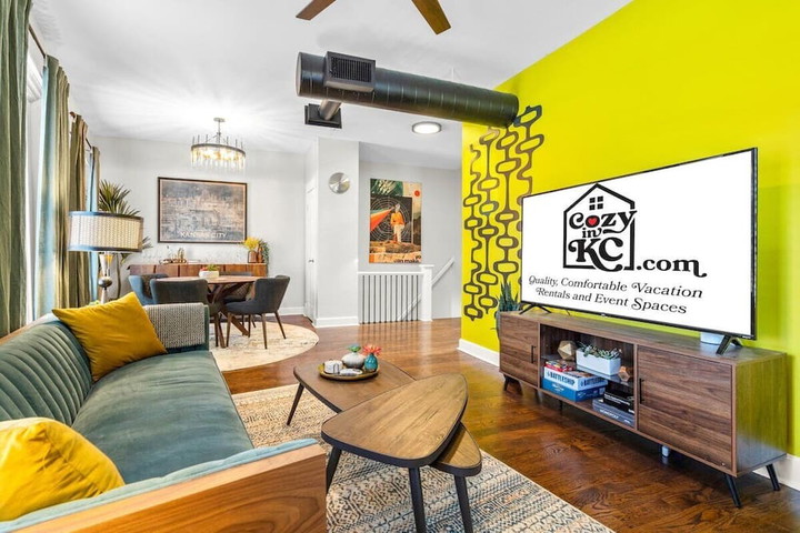 Belvedere Flats - 2 Units + Walkable To Westport! - Kansas City, KS