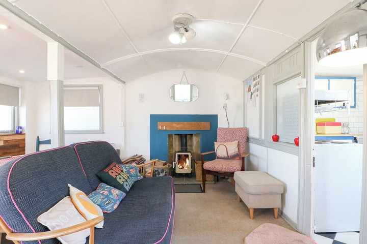 Harbour Road Quirky Beach Railway Carriages, With A Garden In Pagham - Selsey