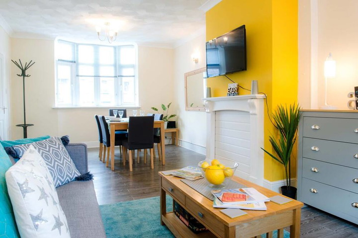 Modern 3 Bed House In Newport, Near Junction 27, M4 - Newport