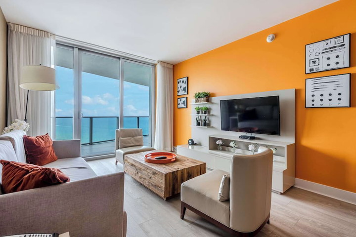 Luxury Living On The Beach W/ Resort Amenities! - Hollywood, FL