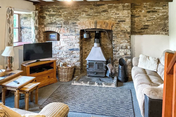 2 Bedroom Accommodation In Crickadarn, Near Brecon - Builth Wells