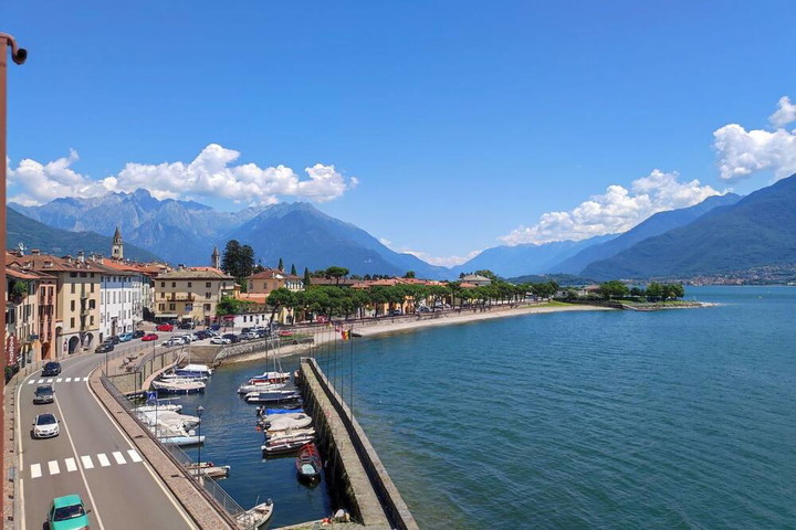 Confortable Appartement Pour 5 Personnes Avec Climatisation, Piscine, Wifi, Tv Et Balcon - Domaso