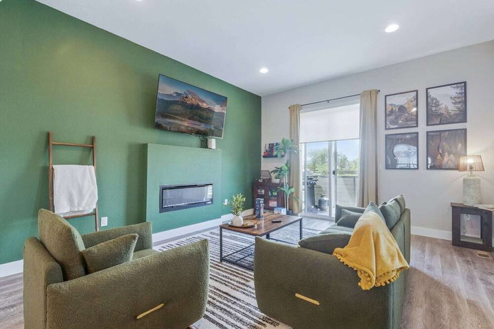 Work & Relax, Sauna, King Bed, W Garage Near Red Rocks - Arvada, CO
