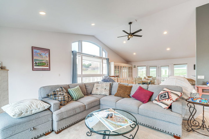 Inviting Great Falls Home W/ Wraparound Deck! - Great Falls, MT