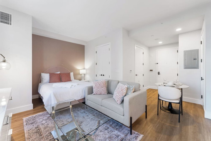 Discover Brooklyn: Where Comfort Meets City Vibes - New York City