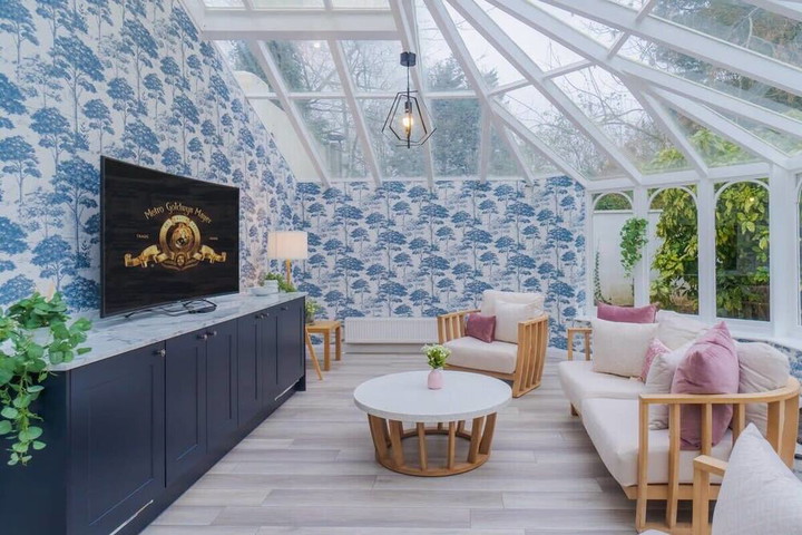 Riverside Retreat| Sauna & Pool - By Tempstay - Bracknell