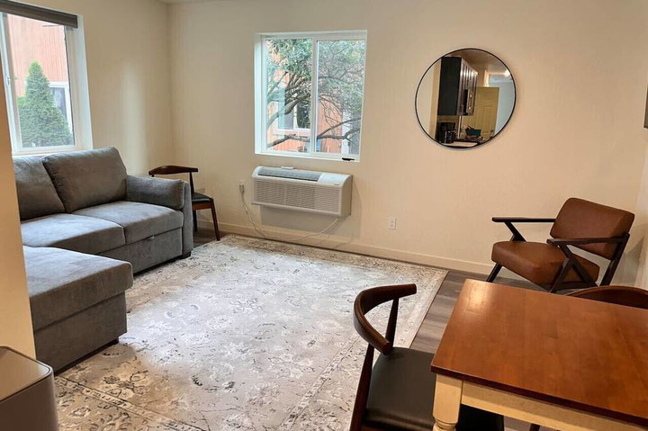 4th St. Flat 1 - Pullman, WA