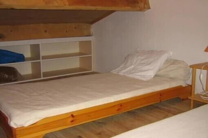 Small, Simple Apartment In The Heart Of The Luberon Countryside. - Apt