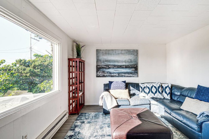 Walk To Beach & Harbor: Spacious Westport Apt! - Ocean Shores, WA