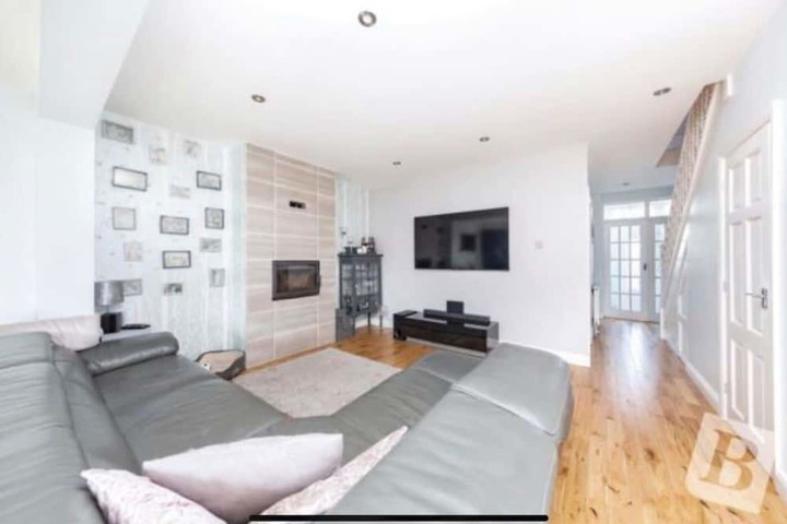Stunning 4-bed House In Gidea Park - Brentwood