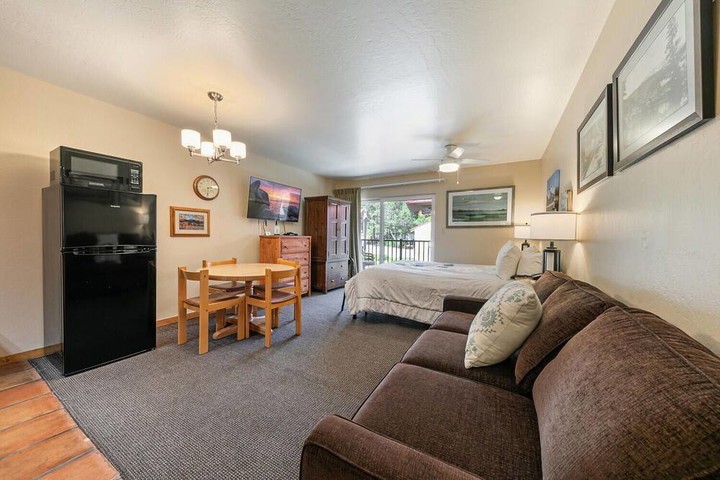 Studio W/kitchen 2nd Floor #217 At Donner Lake Village - Truckee