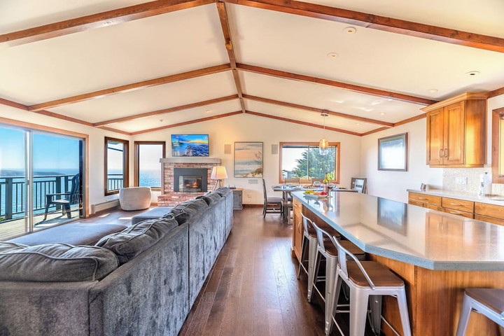Dillon Beach~oceanfront~hot Tub~game Room~dog Ok~whale Watch~sleeps 10! - Sebastopol, CA