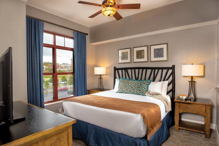 Great Smokies Lodge 1 Bedroom Deluxe! - Sevierville, TN