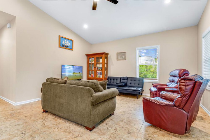 3-bedroom House With Hot Tub And Game Room In Eastpoint, 10 Minute Drive To Sgi - Apalachicola