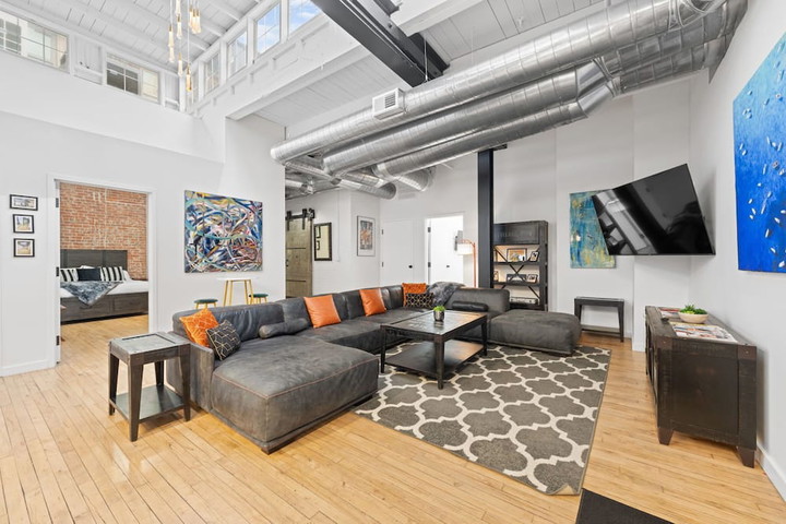 Exclusive Luxury Penthouse - Heart Of Downtown Cleveland - Rare Find - Cleveland, OH