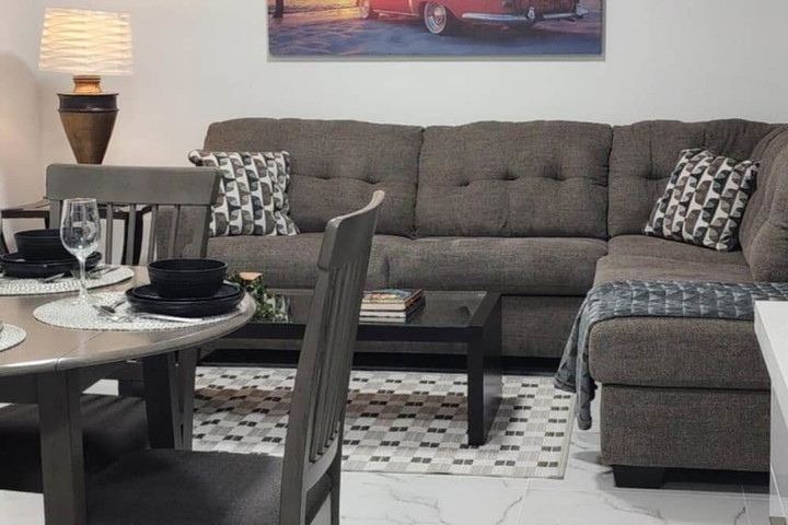 3br, 3 Bath House New Jacuzzi. Sleeps 11 - Miami