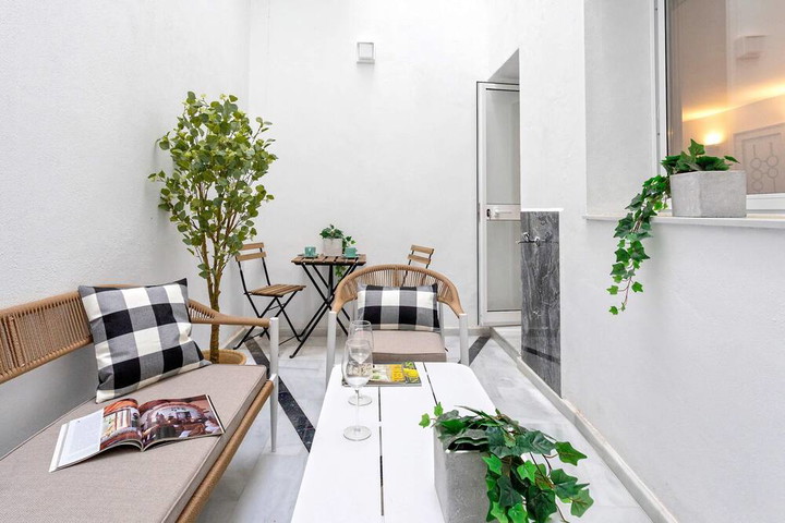 Genteel Home Pajaritos Iii - Seville