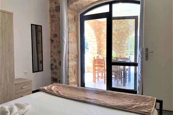 Independed Stone Apartment Common Pool - Crete
