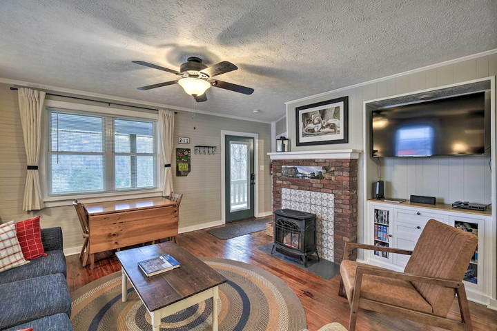 Cozy Fries Escape W/ Mountain & River Views! - Galax, VA