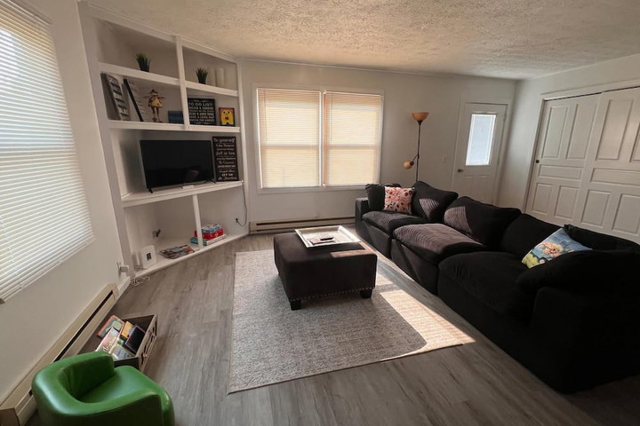 Country Living 3-bedroom Home On A Quiet, Tree-lined 0.75-acre Property - Zionsville, IN