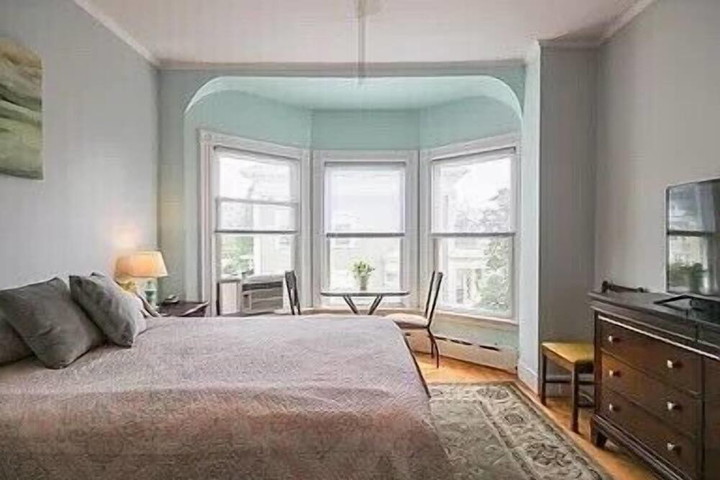 Ocean View East End Studio In A Historic Victorian - Portland, ME