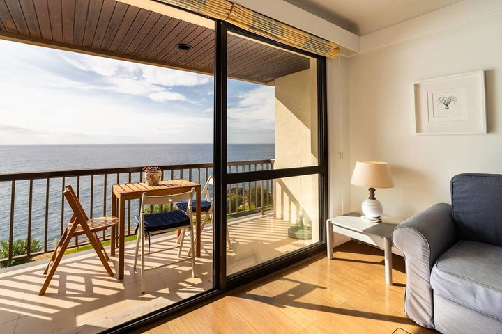 Sur La Falaise : Vue Magnifique Sur La Mer - Funchal