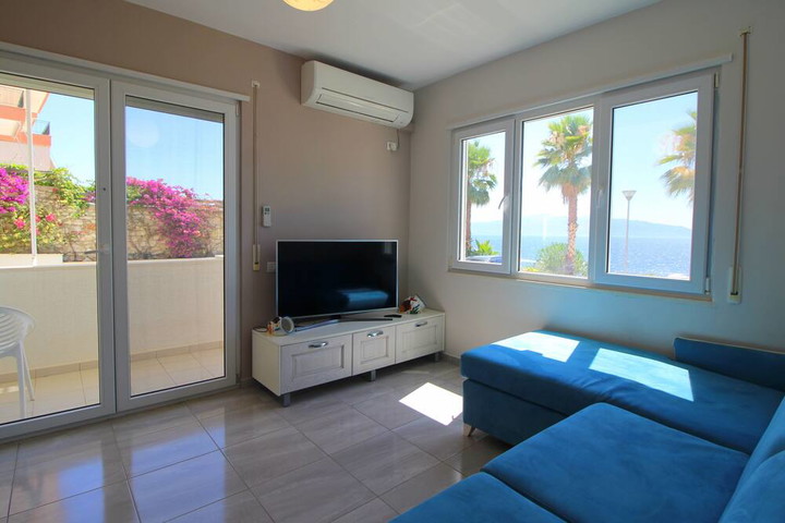 Albania Dream Beachfront Apartment - Ksamil