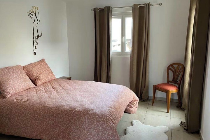 Superb Furnished T2 In A Quiet Area With Private Parking - Annemasse