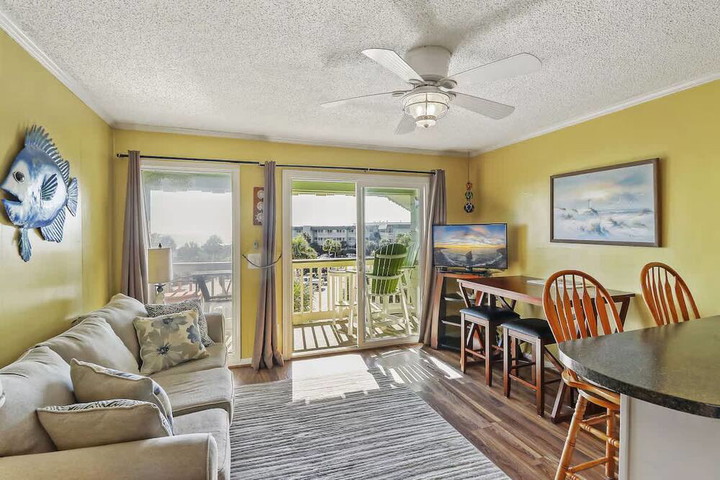 Front Beach Condo With Amazing View, Pool Access, Beach Access, And Pier! - Mount Pleasant, SC