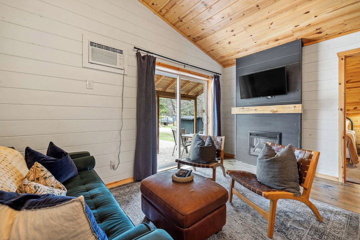 The Minnesota Ridge Cabin - Keystone, SD