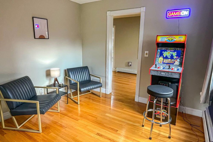 Majestic Princeton Home Arcade Big Yard 4br - Trenton, NJ