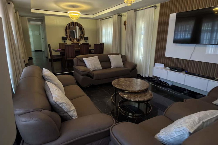 3 Bedroom Home Harare Glen View 7| Solar, Wi-fi & Secure Parking - Harare