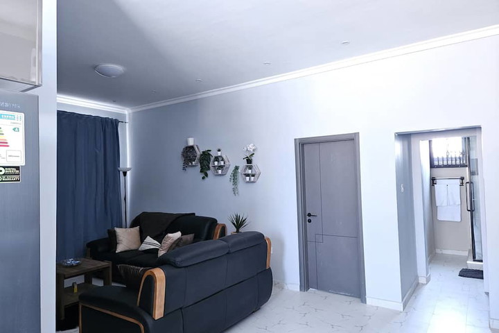 Family & Business Friendly Solar Powered Luxury 2 Bed Home With Private Pool - Lusaka
