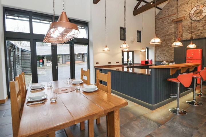 The Barn At Sunny Barn, Family Friendly, With Hot Tub In Brecon - Brecon