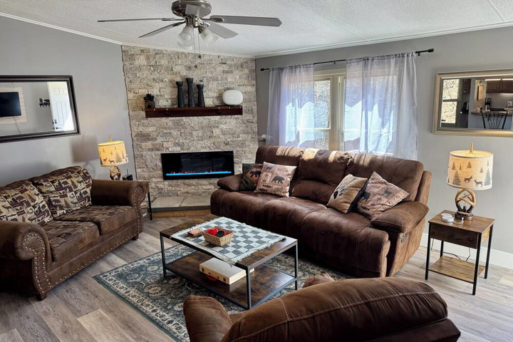 Vista Bear Mineral Cabin W Hot Tub, Game Room & Wifi Close To Attractions - Townsend, TN