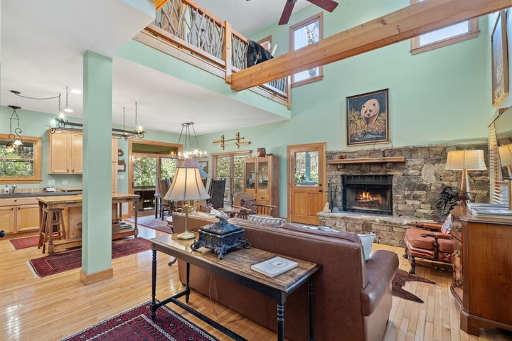 The Lodge That Ruins Every Other Rental For You | Laughing Bear Lodge - Highlands, NC